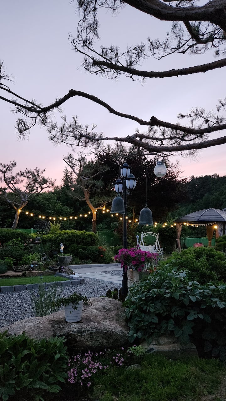 "고요한 아침" 8인 가능 대형 독채! #촌캉스#솥뚜껑#불멍#잠실40분#핀란드식사우나무료 - Gapyeong-gun