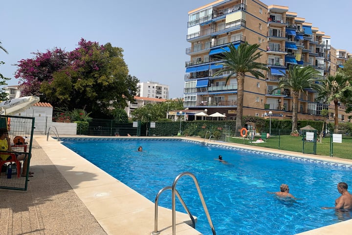 > Luminoso Apartamento A 7 Minutos De La Playa < - Torremolinos