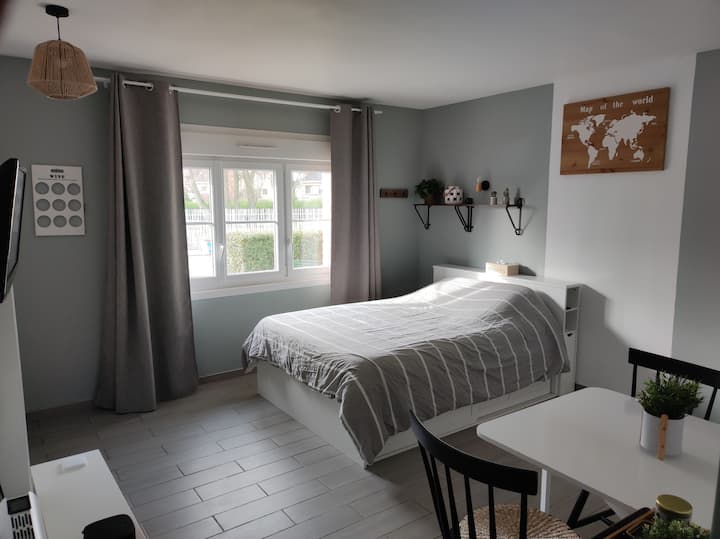 * * *Studio Bien Aménagé - Calme - Wifi-dunkerque - Grande-Synthe