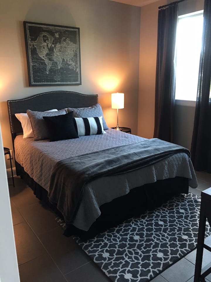 New Private Suite★1st Floor All You★ Best Location - Houston, TX