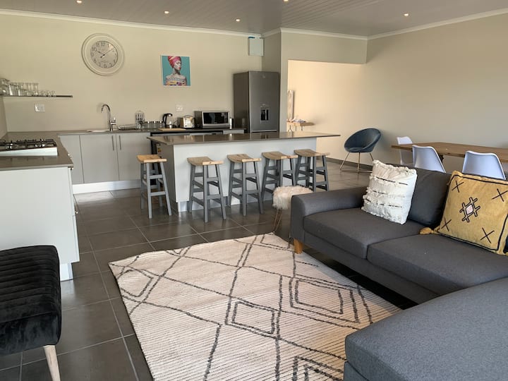 New! Spacious, Modern, Close To Sea! Villa B - Pearly Beach