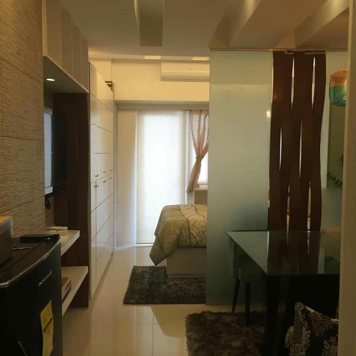 1- New Br Furnished  Smdc Tagaytay Unit - Tagaytay