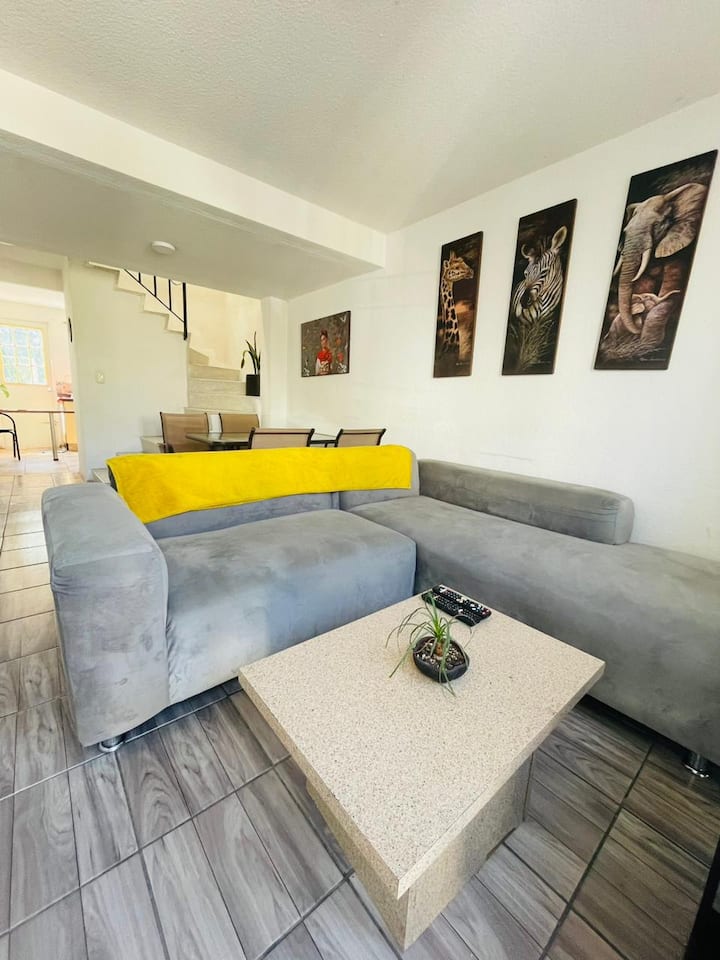 ¡Casa Sola Confortable 2 Plantas! ¡Todos Los Serv! - 普埃布拉