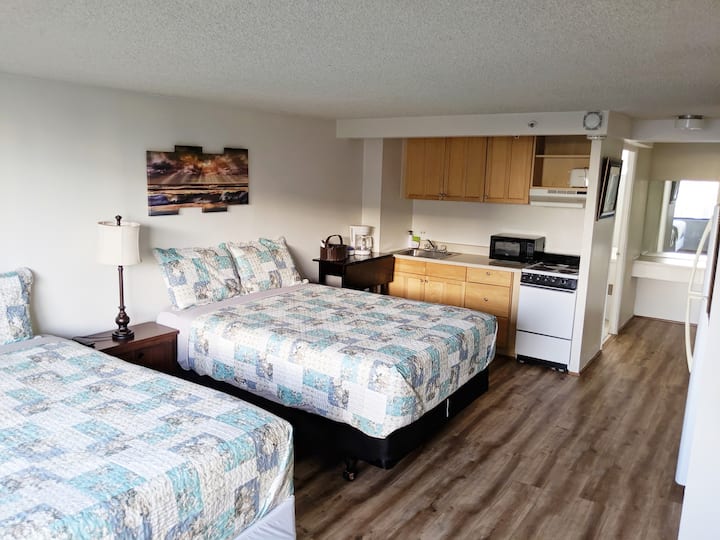 36th Floor Waikiki Condo For 4 - Walk To The Beach - Honolulu, HI