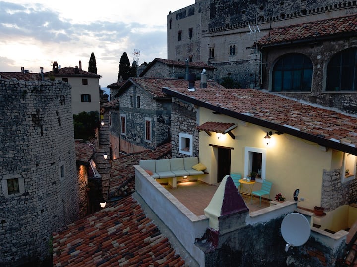 Aurora Medieval House - Granaio - Lofts for Rent in Sermoneta, Lazio ...