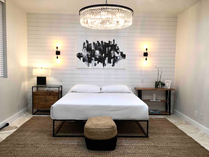 Modern 4 Bed/2bath Beach House Casa De La Playa By The Don Cesar - St. Pete Beach, FL