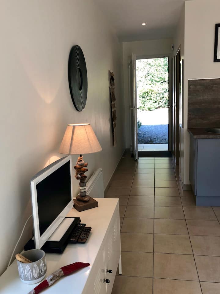 Studio Modern Pignon Parking,tout A Pied,lac,mer - Messanges