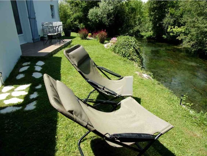 Logement Indépendant 18 M2 Au Bord De La Rivière . - Provence-Alpes-Côte d'Azur (PACA)