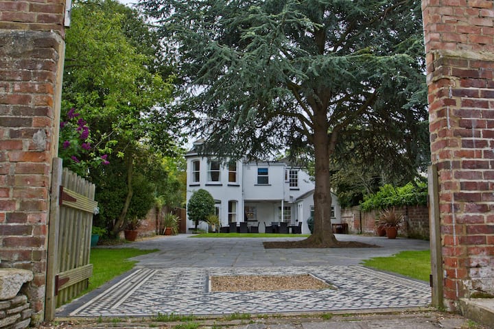 4 * Selbstverpflegung Schöne Georgian Grade Ii Listed Einfamilienhaus Für 18 Personen - Portsmouth
