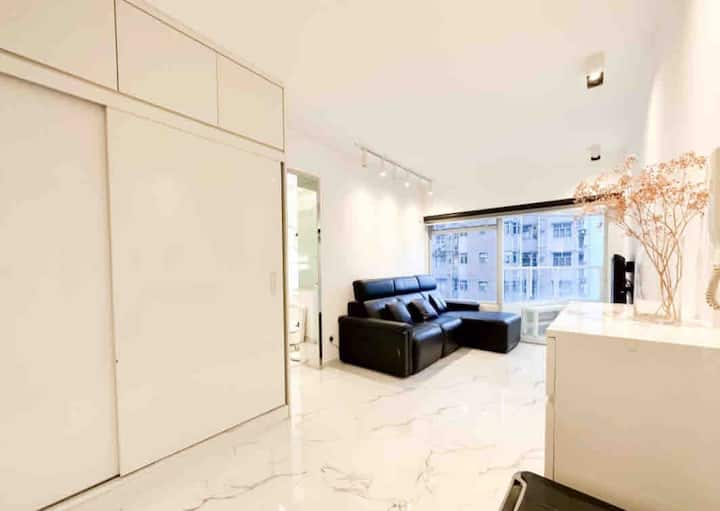 Modern 1-bedroom Apartment - Tsim Sha Tsui