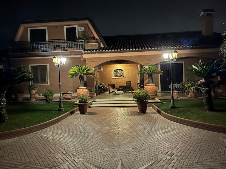 Appartamento In Villa Con Camino, Incantevole - Ardea