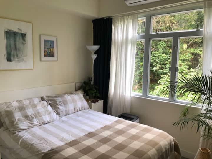 Rare! Bright & Cozy App + Rooftop In Kennedy Town! - Hong Kong