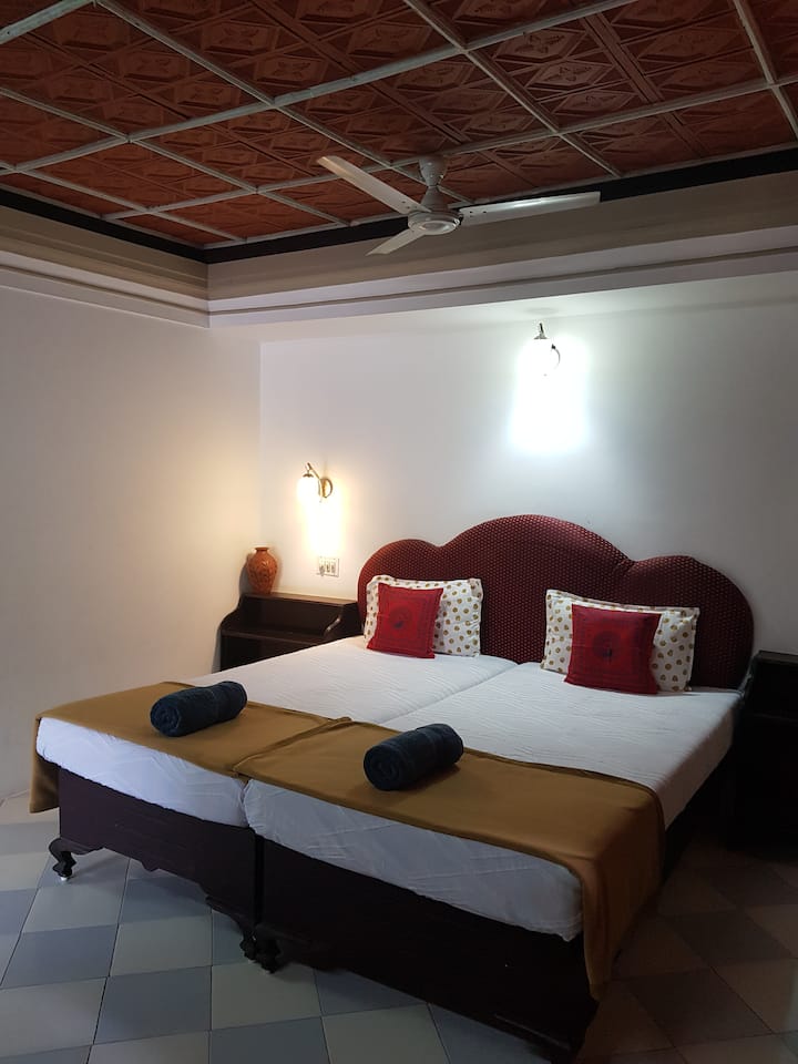 Kairali Palace Home Stay " Heritage " - Thekkady