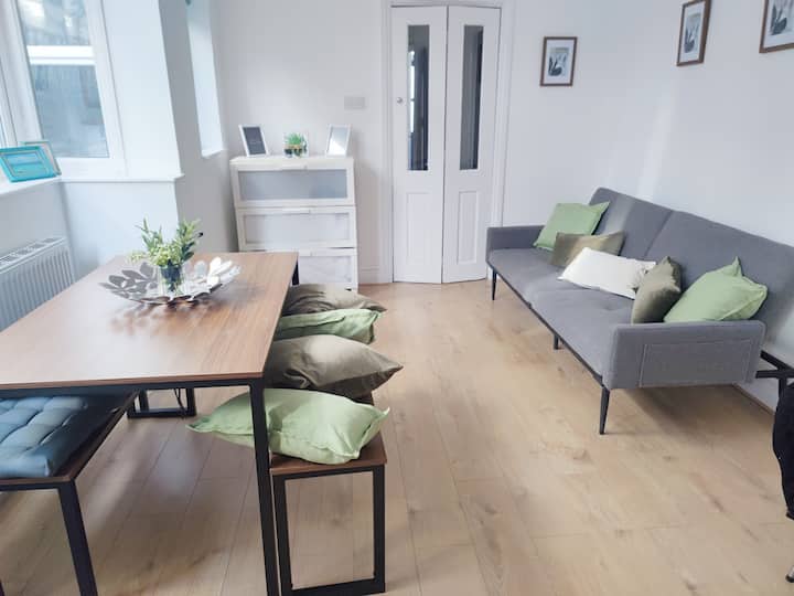 Spacious 2-bedroom Flat With Garden In London - 伍利奇