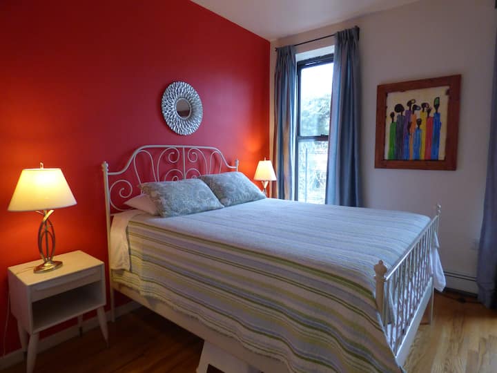 City Room - Private Penthouse Apt. - Englewood, NJ