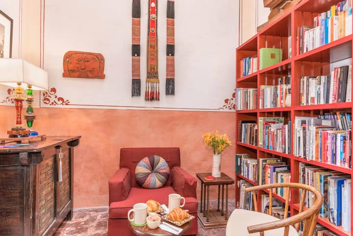Private Deluxe Suite Steps From El Jardín - San Miguel de Allende