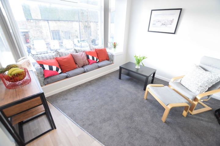 Refurbished 1 Bed Flat In Lincoln Center - Lincoln