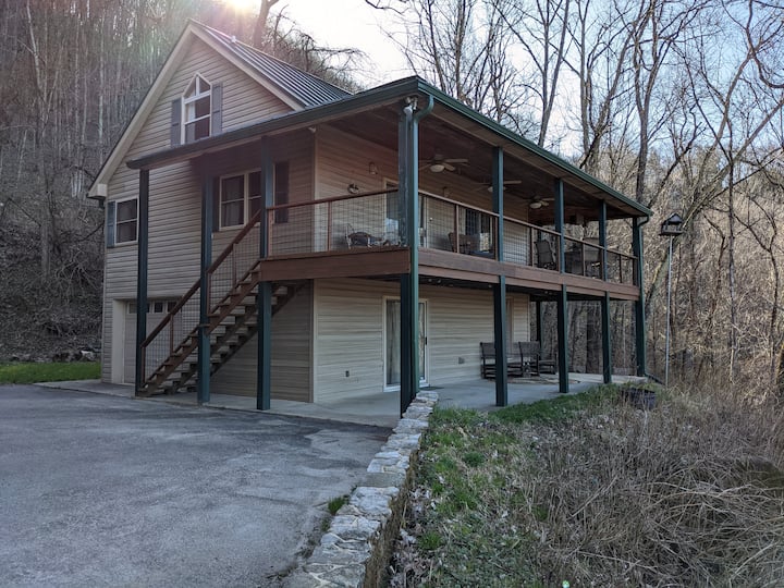 Apple Creek Cottage-cozy And Convenient With Views - Waynesville, NC