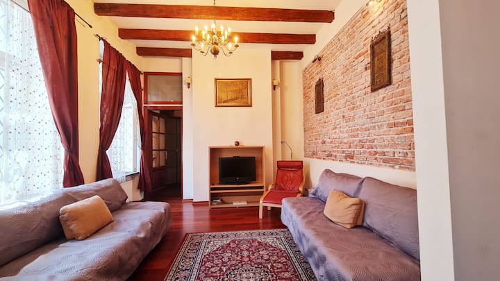 Comfortable Apartment On Bracka Street - 