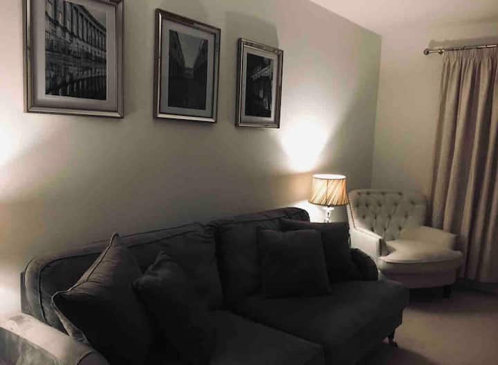 Beautiful Spacious House With Private Parking - Bath