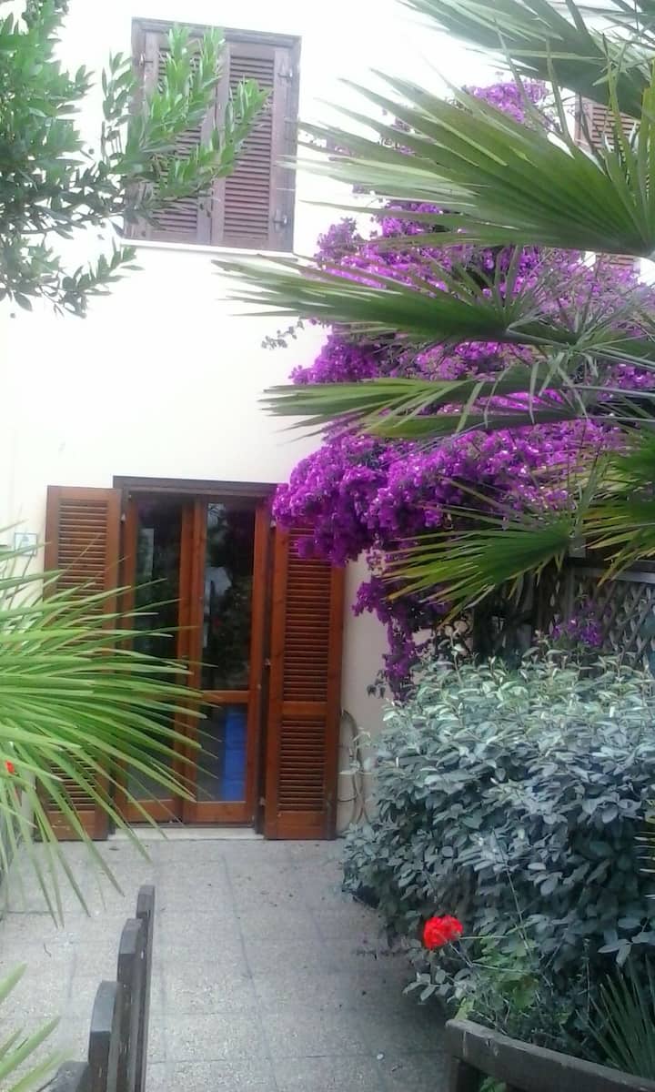 Casa Indipendente, 100m Mare/paese/porto, Giardino - Porto Torres