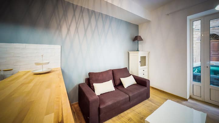 Très Beau Petit F2 à Sartene, Pres De La Place - Sartène