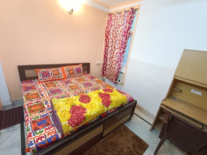 A194 - Private Room In 3bhk Flat Near Green Park - Neu Delhi