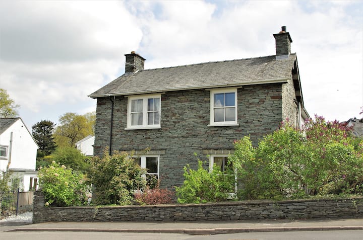 Traditional Lakeland Cottage, Sleep 6, Two Pets - 文德米爾
