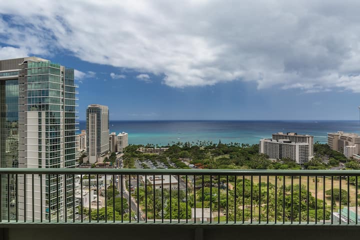 Luxury Waikiki 2br/ 2ba W/ Washer Dryer & Parking - Honolulu, HI