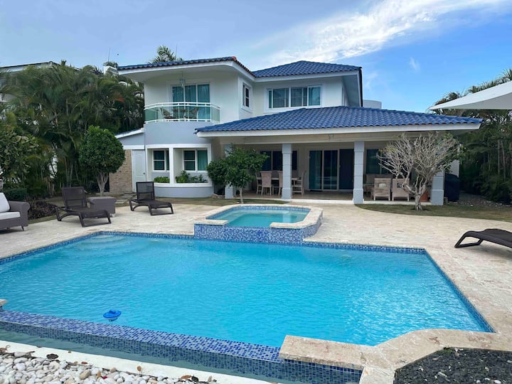 Hermosa Villa Familiar - Punta Cana