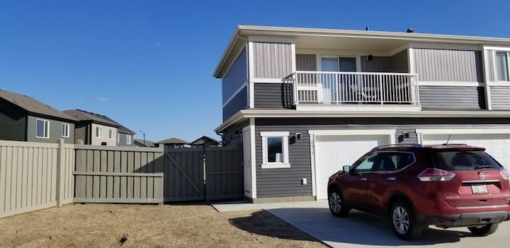Grey Havens Laneway Home W/ Garage, Ac Near Wem! - Edmonton, Canada