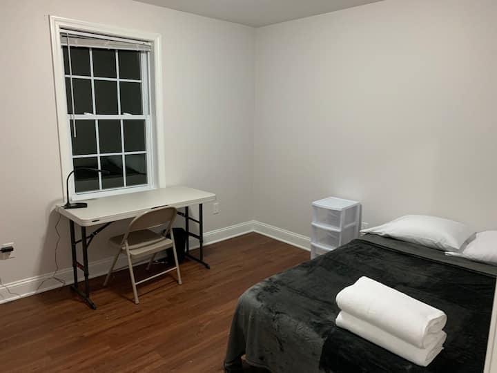 Private Room Near Johnson & Wales Harborside (721) - Providence, RI