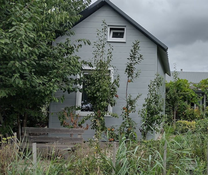 Tuinhuisje Volop In Het Groen. - Huizen