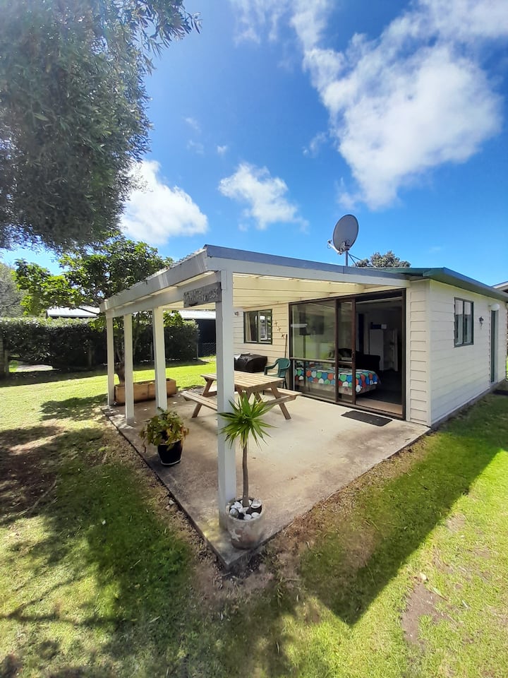 The White House In Matapouri - Northland