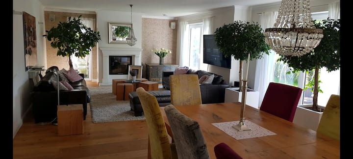 Wunderschöne Wohnung 160qm Mit Terrasse & Garten - Kornwestheim