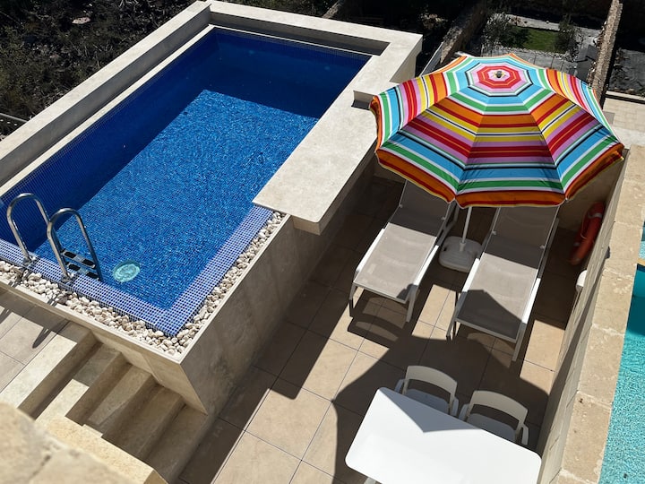 New Penthouse. Private Plunge Pool With Views ! - Málta