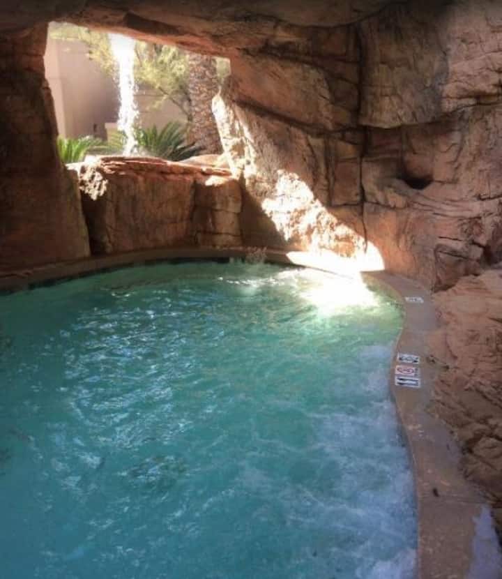 Sheraton Desert Oasis 2 Bed Villa Resort Setting - Scottsdale, AZ