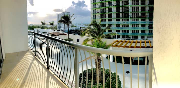 Amazing Entire Studio / @Downtown / Monthly Rental - Miami, FL