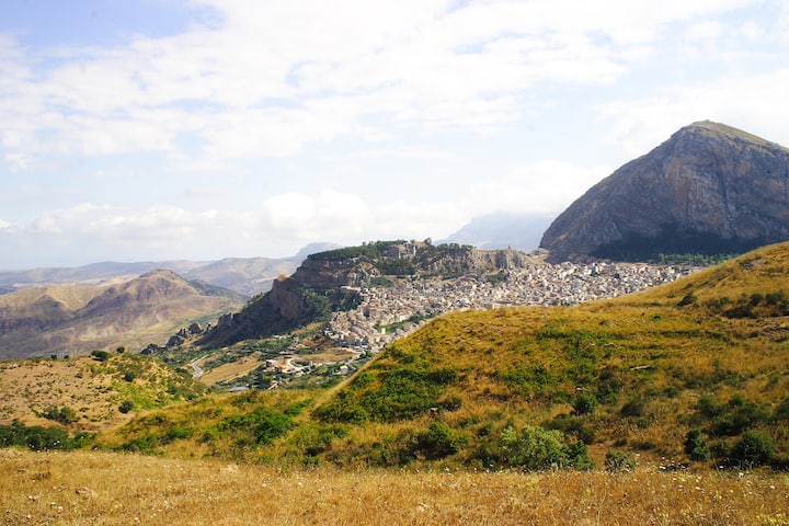Montemaggiore Belsito Alloggi e case vacanze - Sicilia, Italia | Airbnb