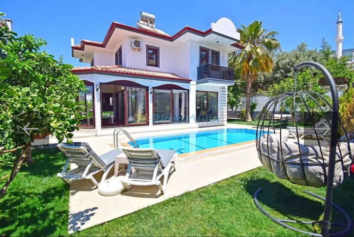 Fethiye ÖLüdeniz’de Merkezi Konumda Müstakil Villa - Hisarönü