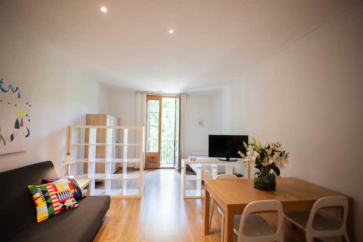 Ramblas Apartment With Views - Barcelona
