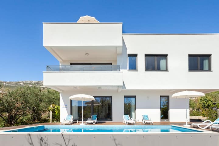 Villa Diana - Authentic Contemporary Dalmatian Villa - Split