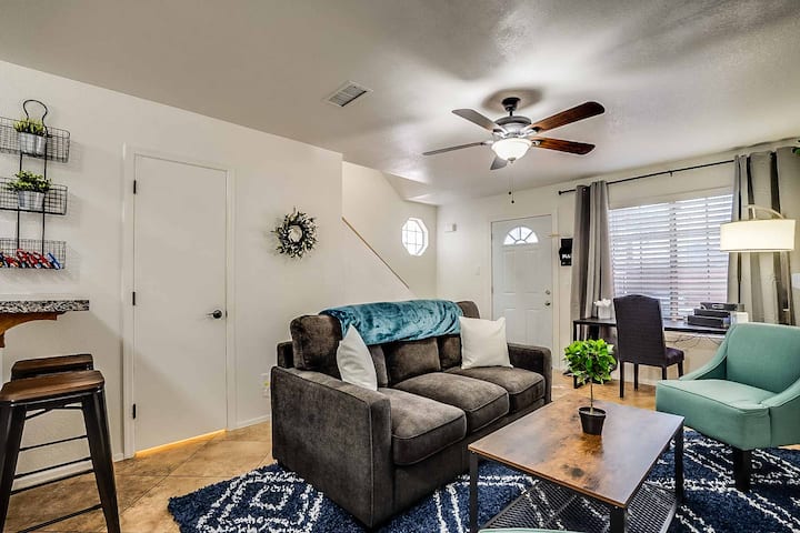2 Community Pools-fully Stocked For Longer Stays - Mesa