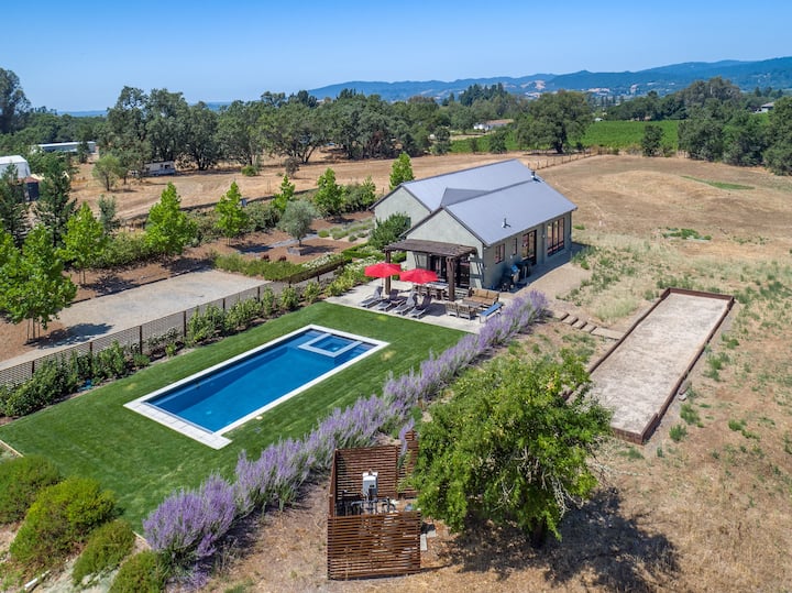 Modern, Stunning, Eco-friendly | Heated Pool & Spa - Healdsburg, CA