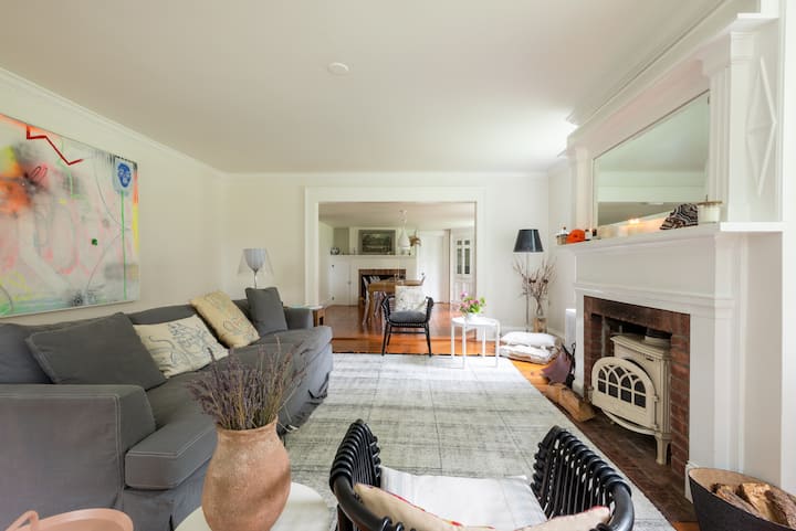 Stylish Farmhouse, Heated Pool, 3 Mins From Hudson - Hudson, NY