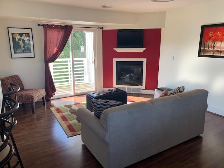 Family Friendly One Bedroom Condo With Heated Pool - Douglas, MI