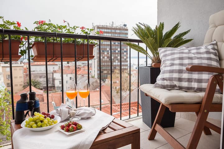 Top Location 4* In Heart Of Split-free Parking - Split