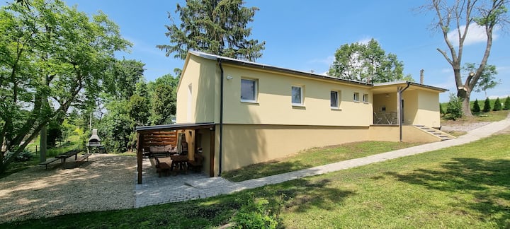 Chata Nad Kúpaliskom Santovka - Slovakia