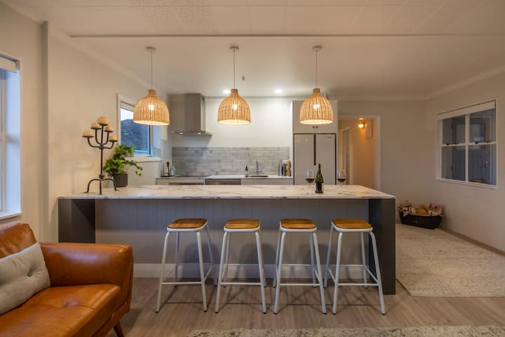 French Country Style In Clyde - Clyde
