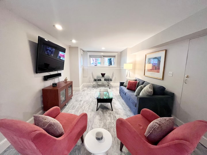 A+ On A Street In Capitol Hill-2br + Parking - Washington, D.C.